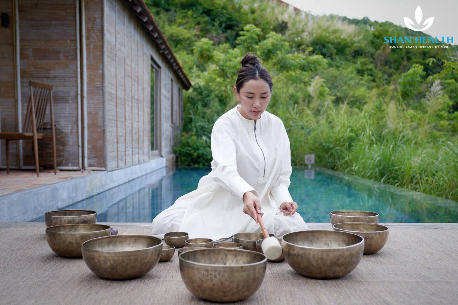 Trị Liệu Chuông Xoay Là Gì? Trải Nghiệm Chuông Tây Tạng Tại Shan Health